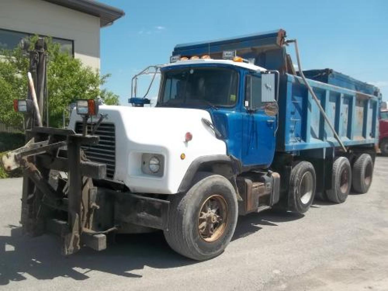 Used 1998 MACK DM690 For Sale in Caledonia, NY 14423 - Grape 4.9